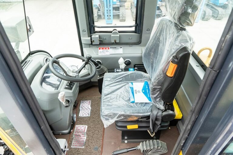 What is a Wheel Loader and Its Common Uses? | HengWang